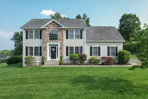 99 Loop Rd, Watertown, CT 06795 | 34 Photos - Movoto