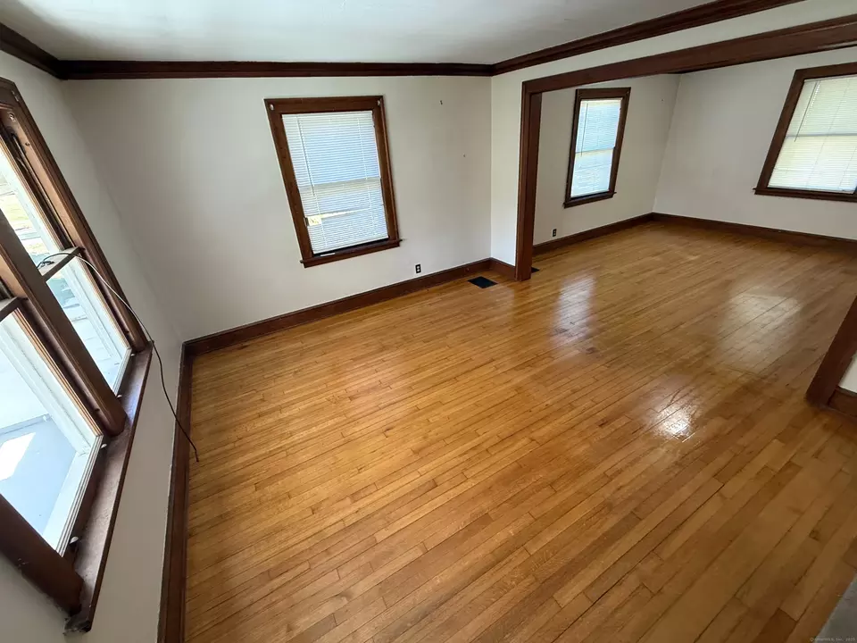 3 E Hill Rd, Canton, CT 06019 | MLS# 24129210 | 34 Photos - Movoto