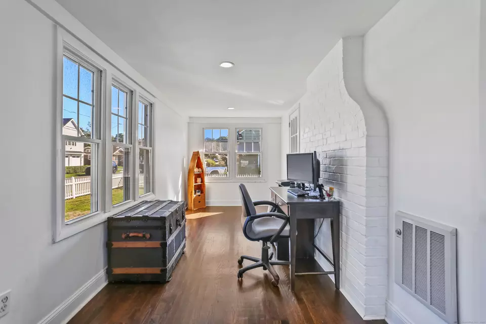 82 Miller Ave, Milford, CT 06460 | MLS# 24130714 | 26 Photos - Movoto