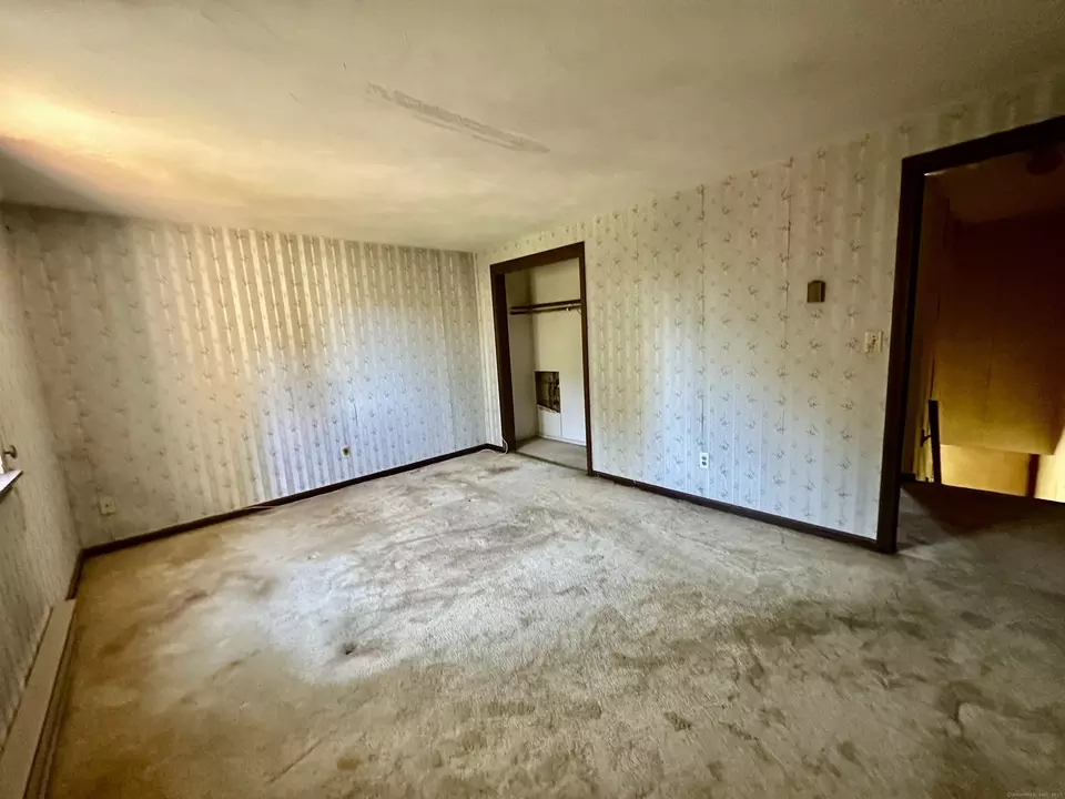 220 Monce Rd #17, Burlington, CT 06013 | MLS# 24130975 | 20 Photos - Movoto