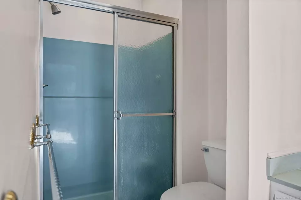 91 Riverview Rd #7B, Niantic, CT 06357 | MLS# 24134077 | 39 Photos - Movoto