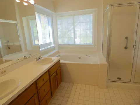 16 Stratton Forest Way #16, Simsbury, CT 06070 | MLS# 24136357 | 26 ...