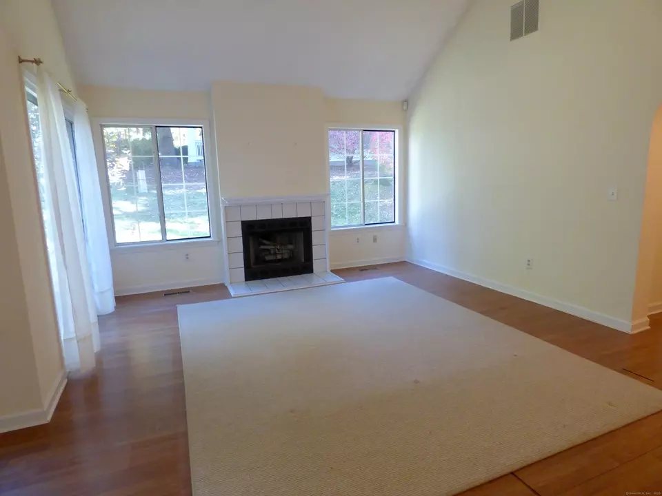 16 Stratton Forest Way #16, Simsbury, CT 06070 | MLS# 24136357 | 26 ...