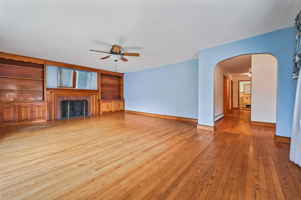 9 Sunset Dr, Rockfall, CT 06481 | MLS# 24137436 | 40 Photos - Movoto