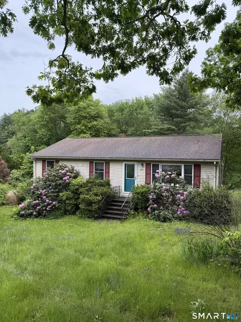 529 E Thompson Rd, Thompson, CT 06277 | MLS# 24183409 | 9 Photos - Movoto