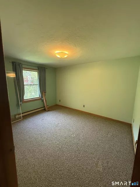 529 E Thompson Rd, Thompson, CT 06277 | MLS# 24183409 | 9 Photos - Movoto