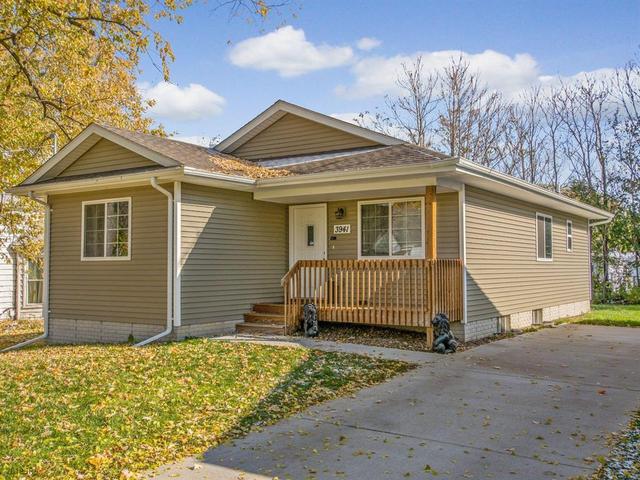 3941 13th St, Des Moines, IA 50313 | 17 Photos | MLS #594022 - Movoto