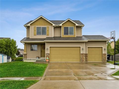 155 Pleasant View Dr, Waukee, IA 50263 | 27 Photos | MLS #658871 - Movoto