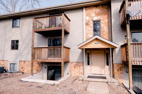9543 University Ave #5, Clive, IA 50325 | 19 Photos | MLS #670413 - Movoto