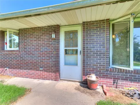 2014 2nd St, Spring Hill, IA 50125 - Movoto