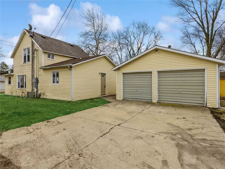 109 Main St, Boone, IA 50036 | 19 Photos - Movoto