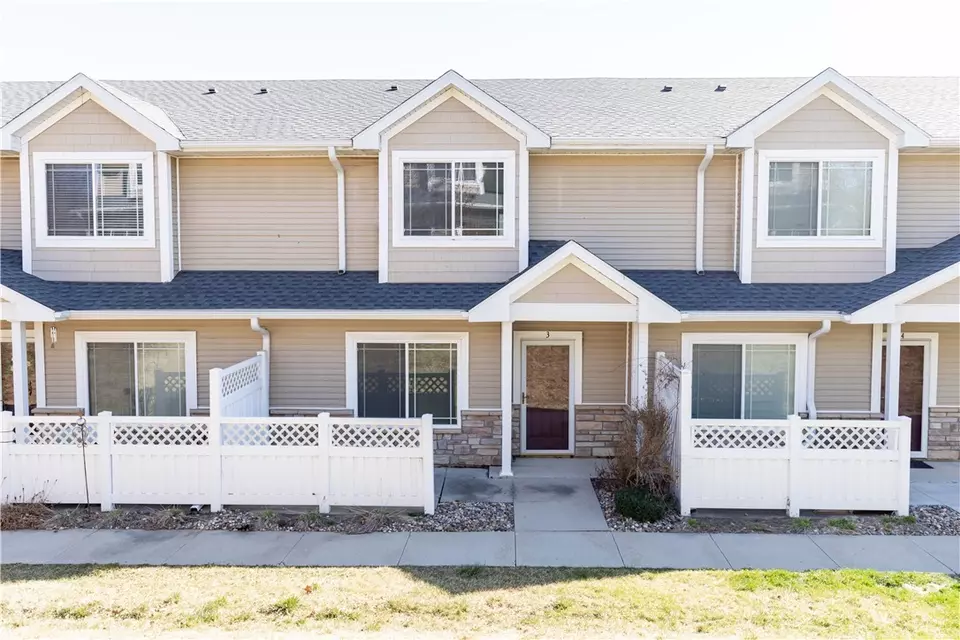 2321 Hart Ave #3, Des Moines, IA 50320 | 23 Photos - Movoto