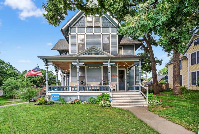 1052 26th St, Des Moines, IA 50311 | MLS# 734413 | 35 Photos - Movoto