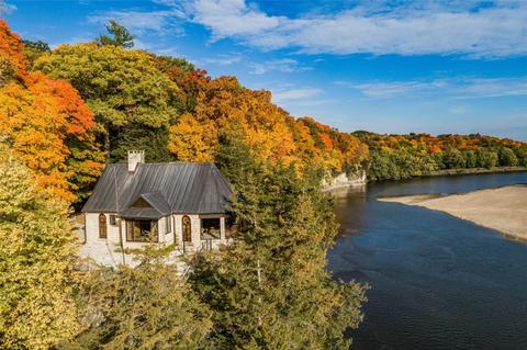 1538 Cliffs Ln, Ely, IA 52227 | 44 Photos | MLS #2303469 - Movoto