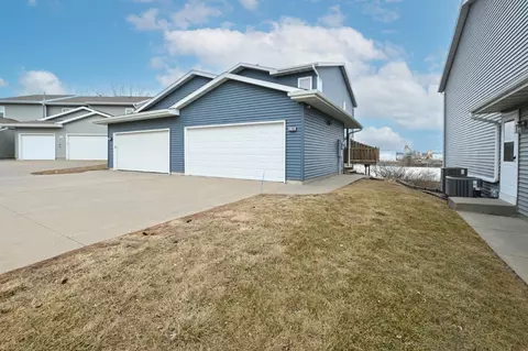 Marion, IA Condos & Townhouses For Sale - Movoto