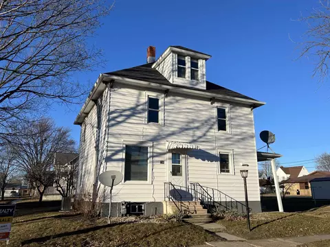 138 W 3rd St, Readlyn, IA 50668 | 23 Photos - Movoto