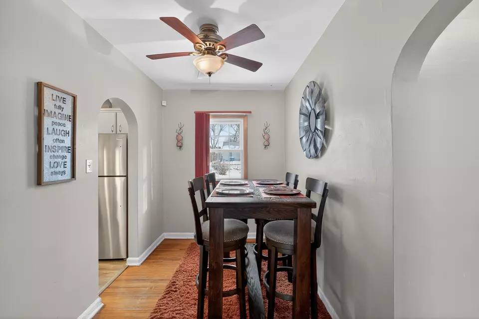 1710 Logan Ave, Waterloo, IA 50703 | MLS# 20255940 | 24 Photos - Movoto