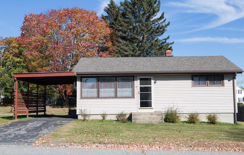 13 Frost Hill Ave, Lisbon, ME 04252 - Movoto