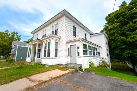 51 Pleasant St, Springvale, ME 04083 | 64 Photos | MLS #1543903 - Movoto
