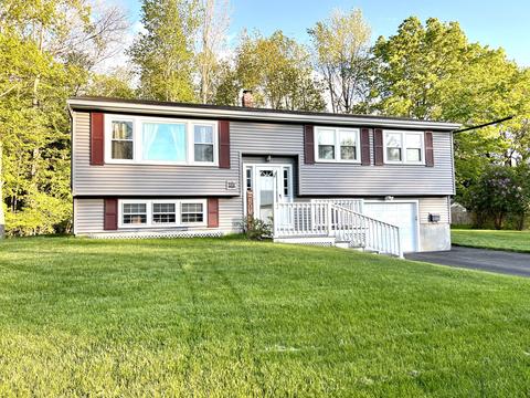 23 Spruce Ln, Gorham, ME 04038 | 23 Photos | MLS #1559257 - Movoto