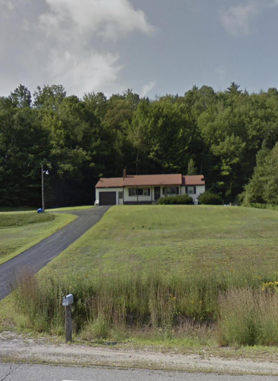 323 Auburn Rd, Peru, ME 04290 | 1 photo - Movoto