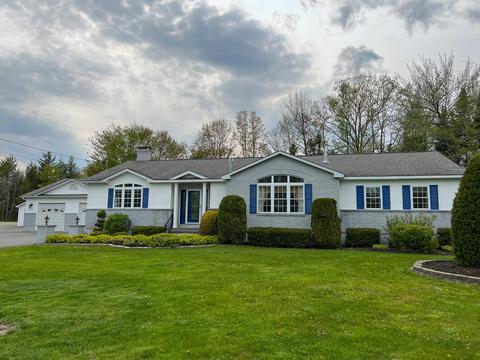 1382 Main Rd, Enfield, ME 04493 | 35 Photos | MLS #1560078 - Movoto