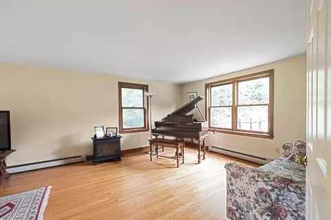 5 Heath Rd, Kennebunk, ME 04043 - Movoto