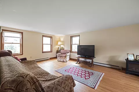 5 Heath Rd, Kennebunk, ME 04043 - Movoto