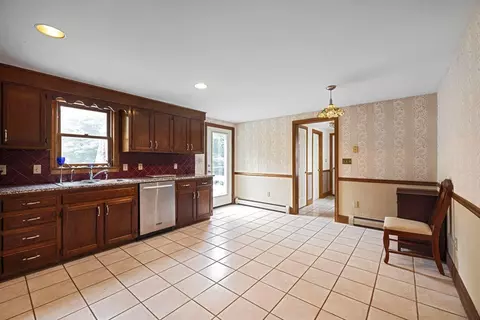 5 Heath Rd, Kennebunk, ME 04043 - Movoto