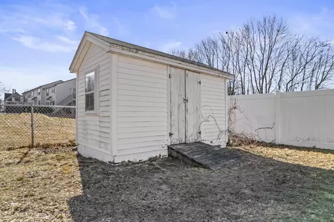 44 Harding St, Biddeford, ME 04005 | 39 Photos - Movoto