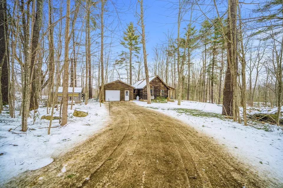 2495 Washington Rd, Waldoboro, ME 04572 | 37 Photos - Movoto