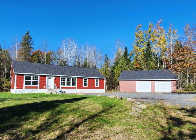 17 Faiths Way, Fairfield, ME 04937 | 37 Photos - Movoto
