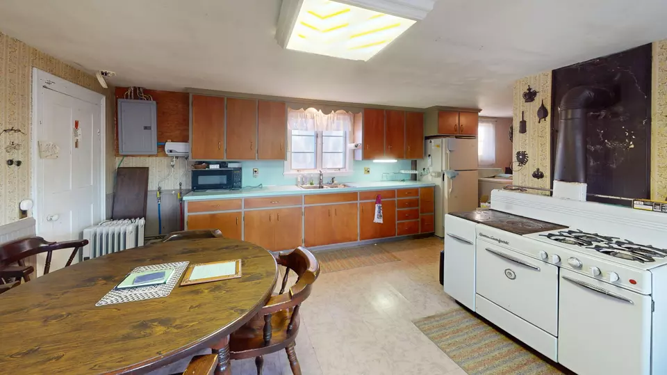 22 Getchell Ln, Machias, ME 04654 | MLS# 1607949 | 31 Photos - Movoto