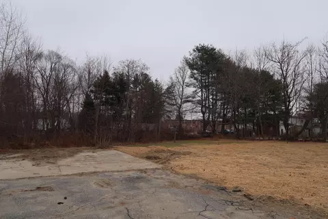 11 Spring St, Lisbon, ME 04250 | 17 Photos - Movoto