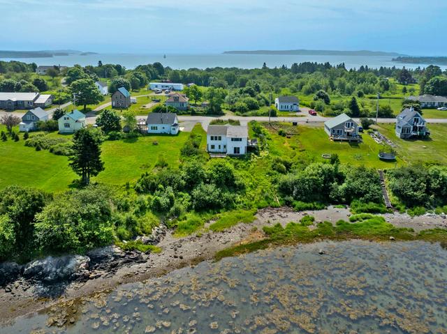 9 County Rd, Lubec, ME 04652 | MLS# 1629657 | 26 Photos - Movoto