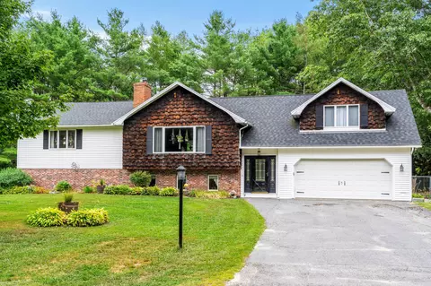 16 Snow St, Gardiner, ME 04345 | 51 Photos - Movoto