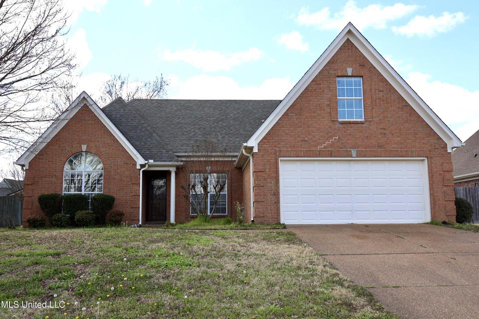 7737 Alexanders Crossing Dr, Olive Branch, MS 38654 | 25 Photos | MLS ...