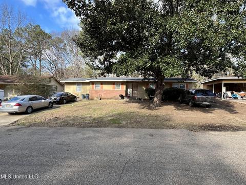 573 N Park Ln, Jackson, MS 39206 | 10 Photos | MLS #342002 - Movoto