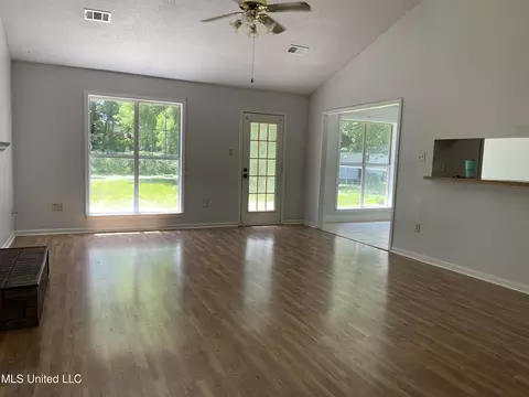 6545 Dunbarton Dr, Horn Lake, MS 38637 | 15 Photos - Movoto