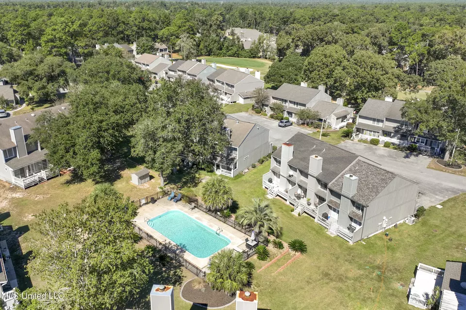295 Highpoint Dr, Diamondhead, MS 39525 | MLS# 4094336 | 38 Photos - Movoto
