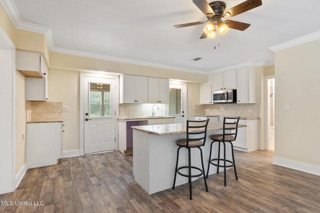 160 Reeves Rd, Laurel, MS 39443 | MLS# 4103300 | 31 Photos - Movoto