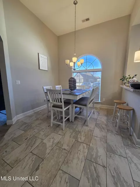 4570 Spike Ln, Horn Lake, MS 38637 | 22 Photos - Movoto