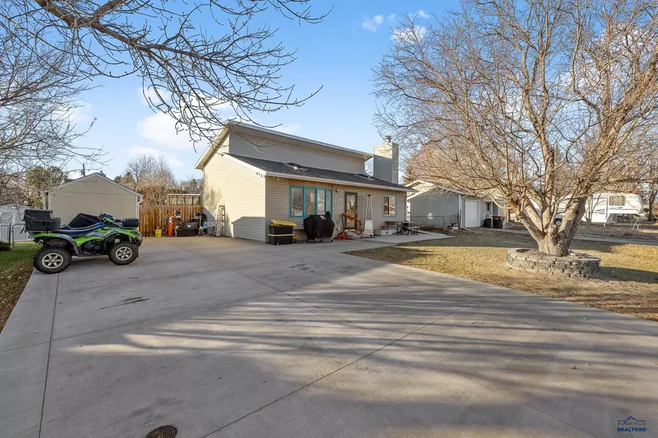 2119 Russet Ln, Rapid City, SD 57703 | 19 Photos - Movoto