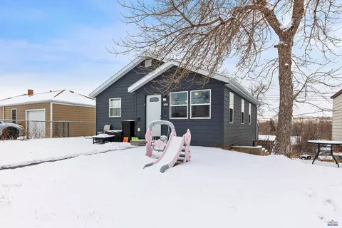 127 E Denver, Rapid City, SD 57701 | 31 Photos - Movoto