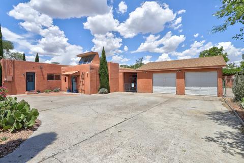 2213 Dora Ave NW, Albuquerque, NM 87104 | 38 Photos | MLS #1035041 - Movoto