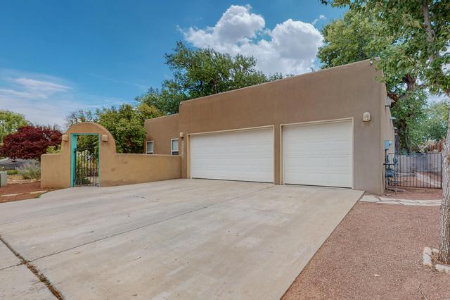 2104 Anthony Ln SW, Albuquerque, NM 87105 - Movoto.com