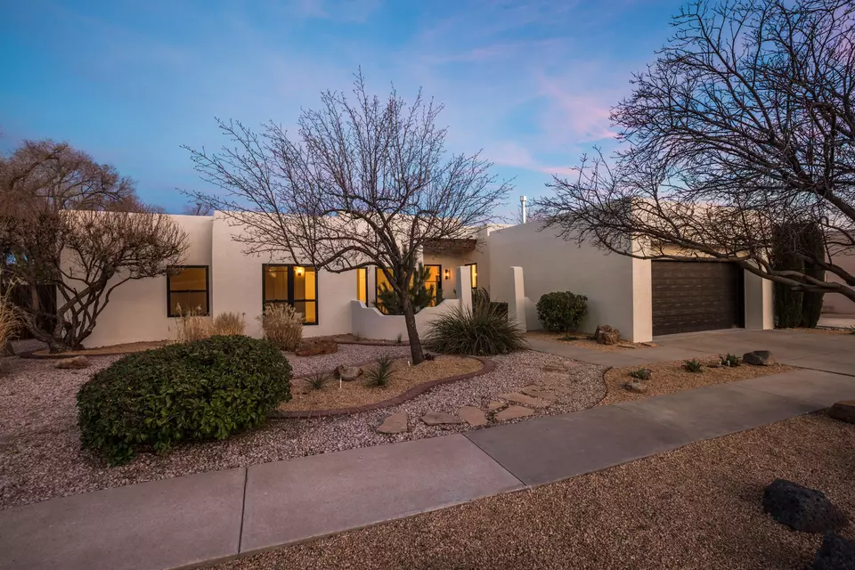 2328 Chapman Ln NW, Albuquerque, NM 87104 - Movoto
