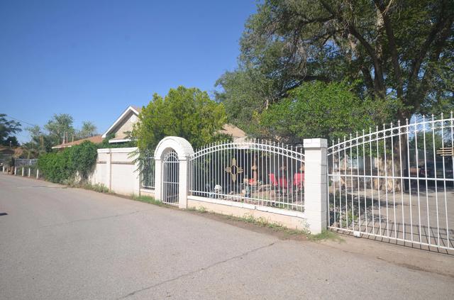 5817 Torres Rd SW, Albuquerque, NM 87105 | 33 Photos - Movoto