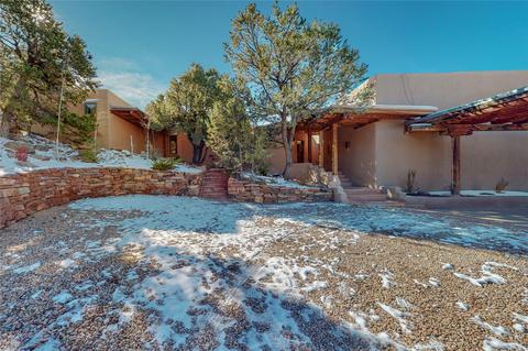 1 Altazano, Santa Fe, NM 87505 | 52 Photos | MLS #202233314 - Movoto